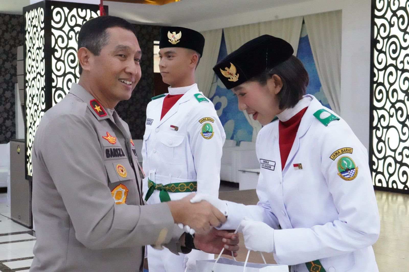 WAKAPOLDA JABAR MENERIMA KUNJUNGAN DAN AUDENSI PASKIBRAKA TINGKAT ...